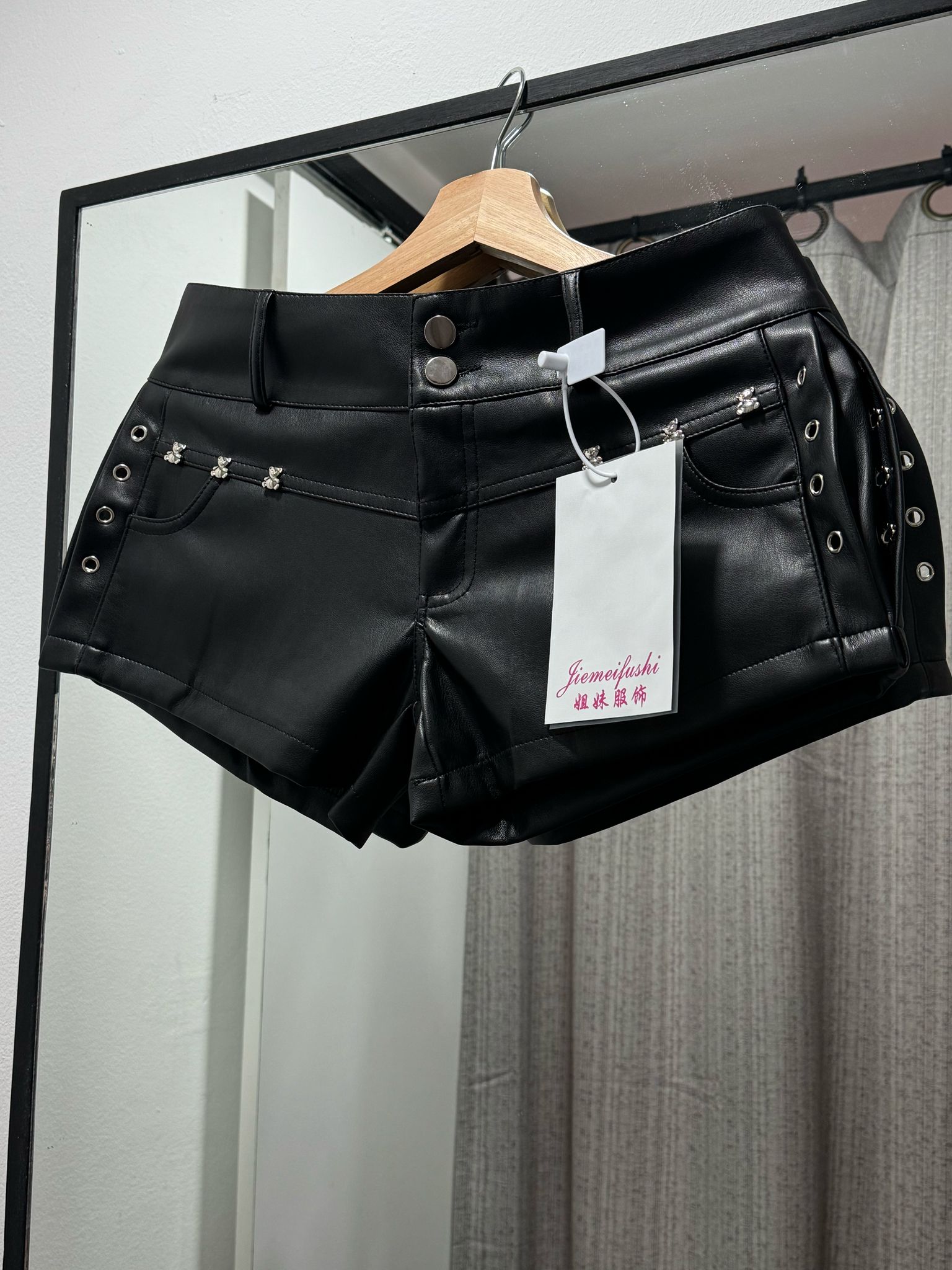 Mini Short Lua – Aria Store